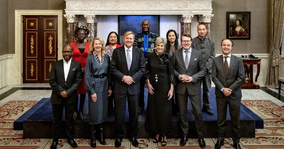 Koninklijke familie bij uitreiking Prins Claus Impact Awards - Blauw Bloed