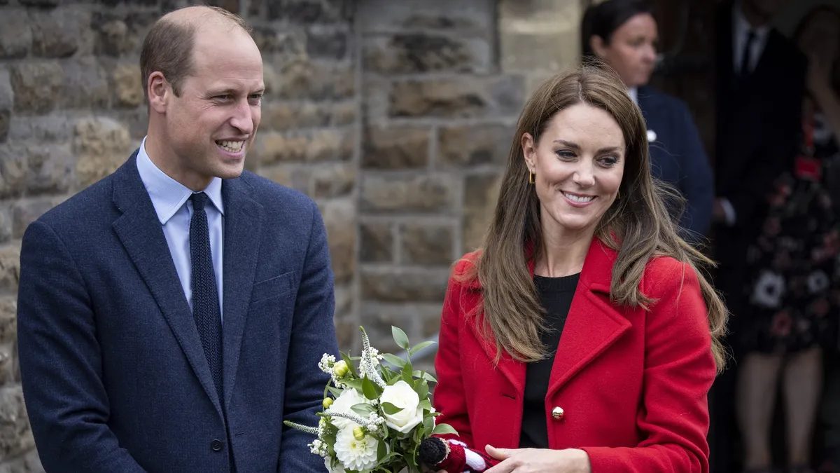 William en Catherine brengen bezoek aan 'hun' Wales - Blauw Bloed
