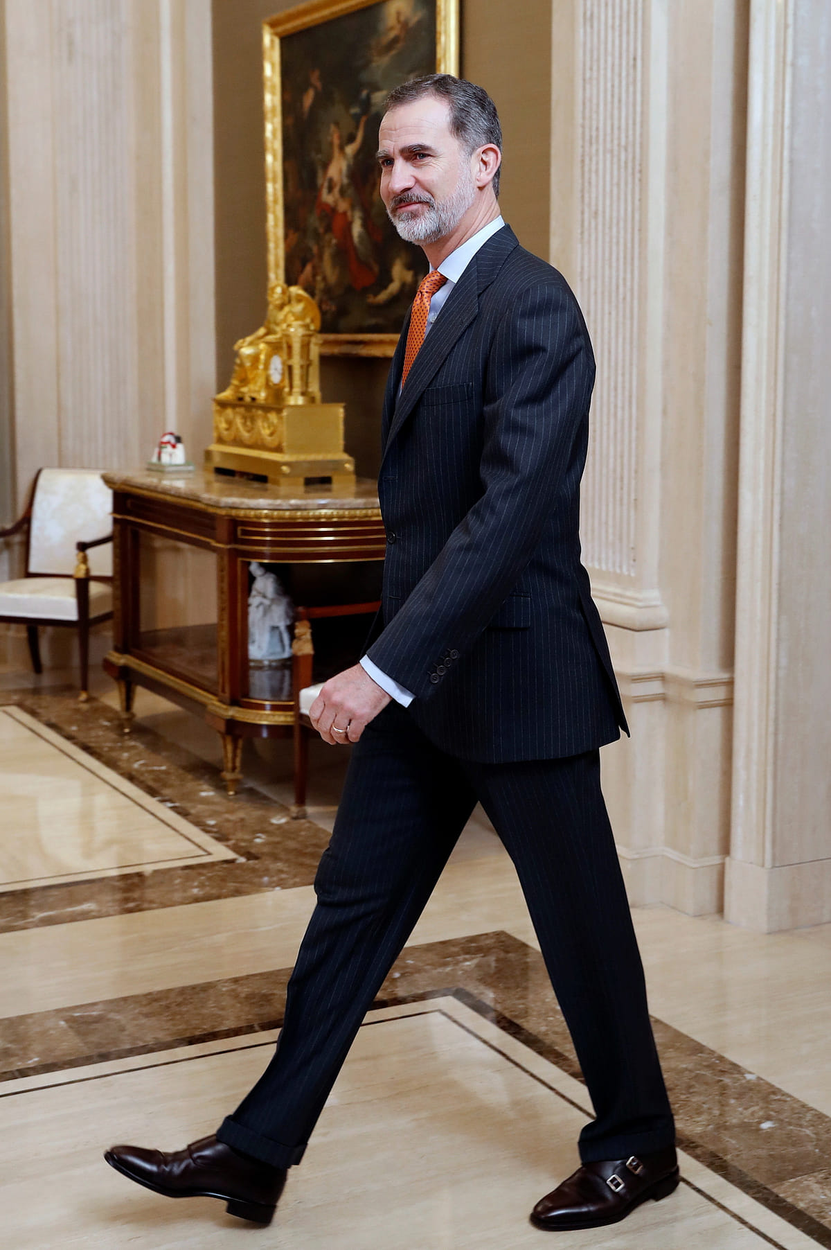 Felipe krijgt bezoek van basketbalbekerwinnaars - Blauw Bloed