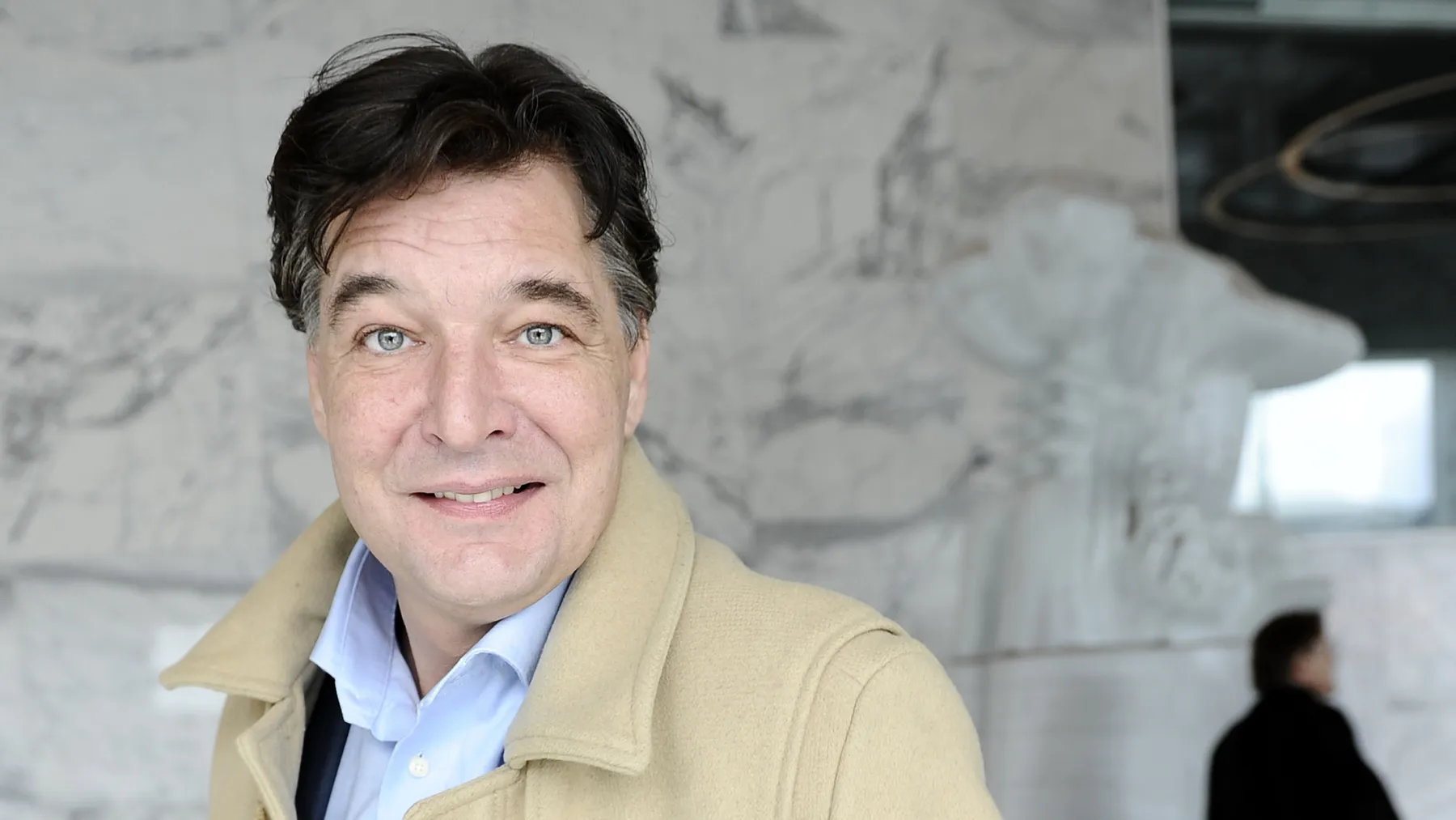 Edwin de Roy van Zuydewijn laat opnieuw van zich horen - Blauw Bloed