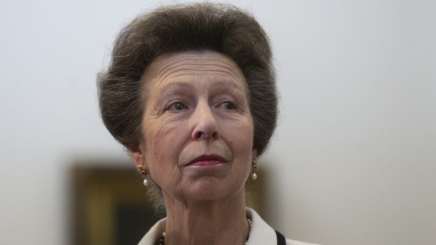 Prinses Anne geeft inkijkje in haar huiskamer - Blauw Bloed